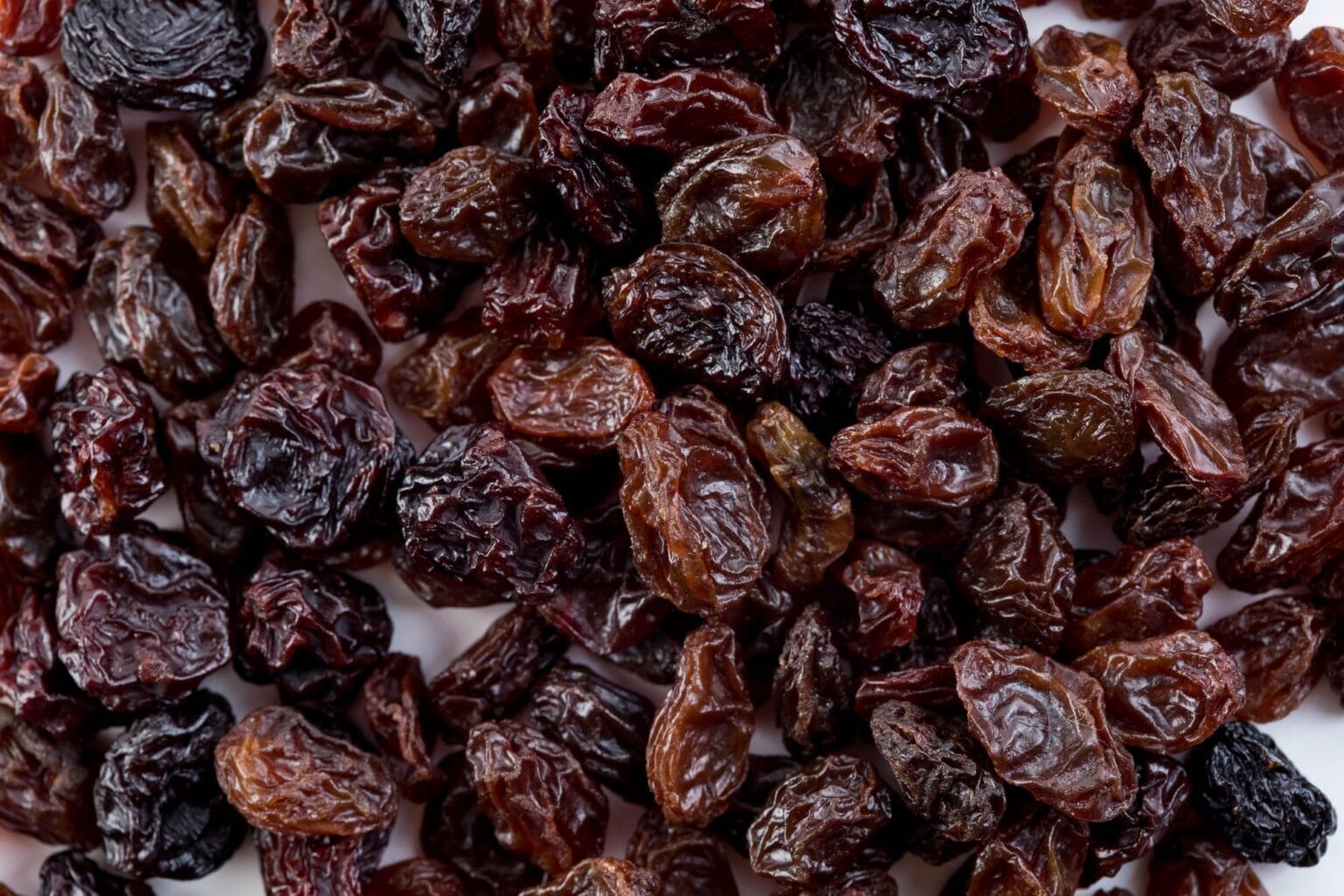 Raisins vs Sultanas | the Difference Between Sultanas & Raisins- Tari ...